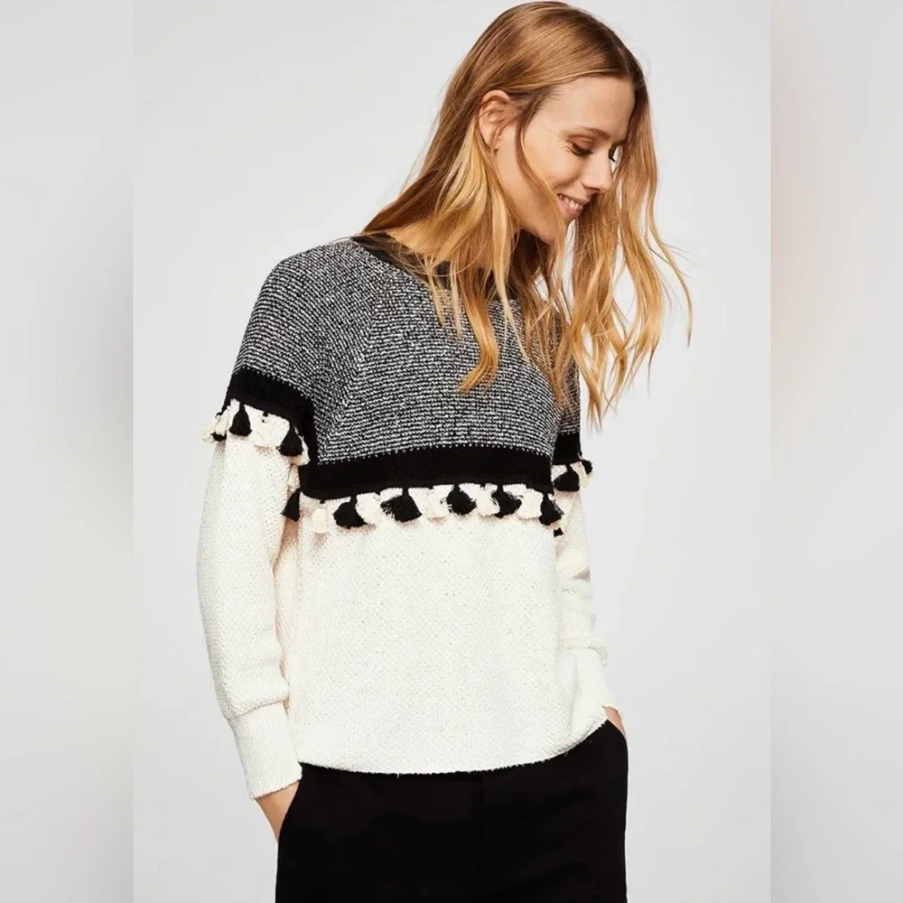 Gilli | Sweaters | Gilli Black And White Sweater With Tassel Detail ...